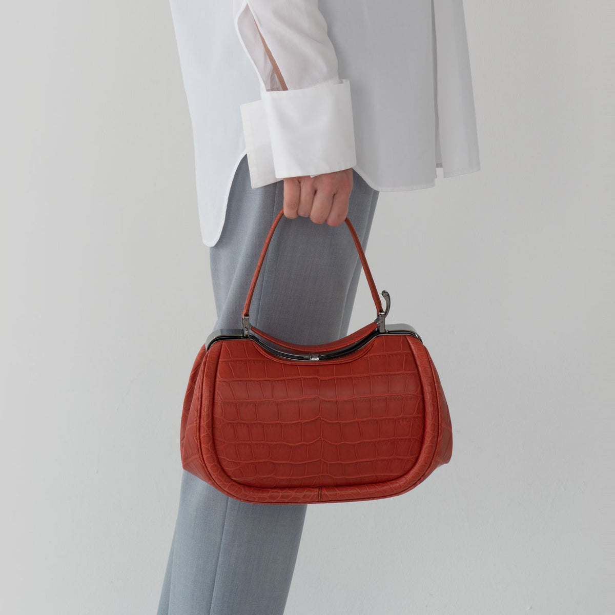 AURA Light Brick Alligator – DOTTI